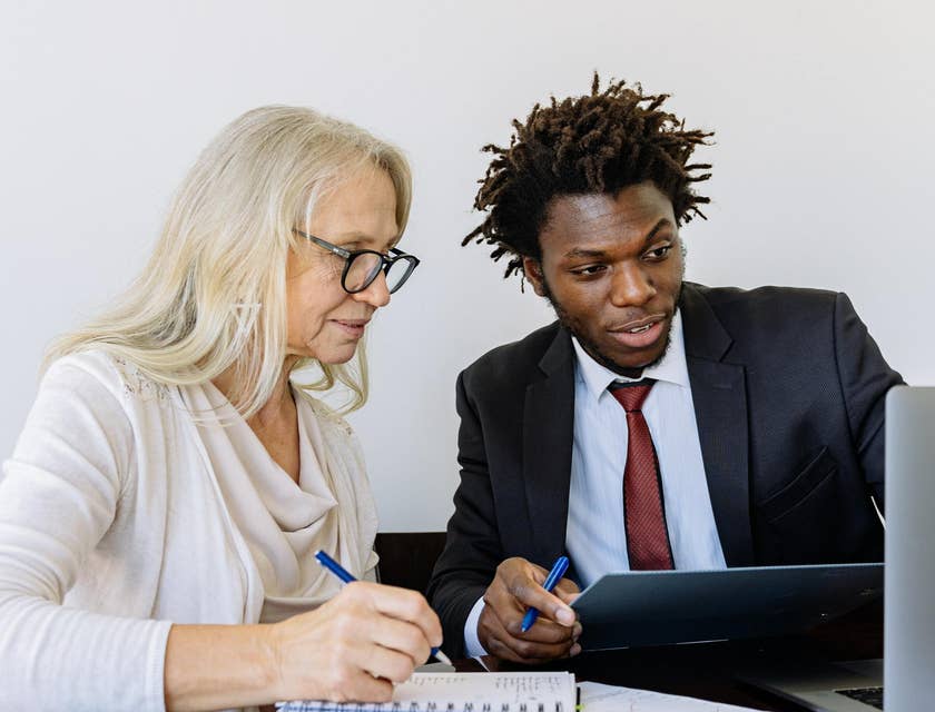 Loan Specialist Job Description