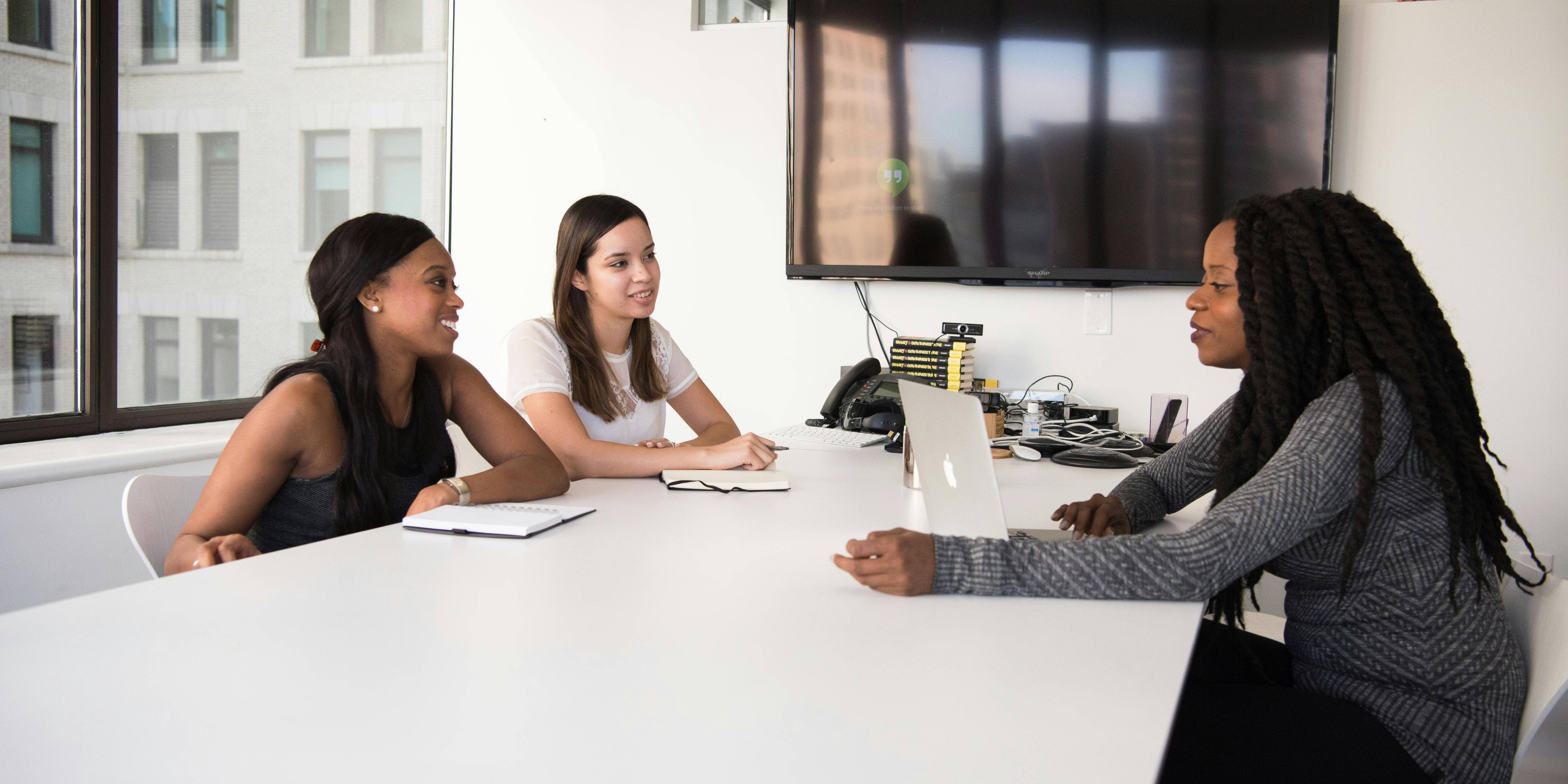 ¿Qué es la EEOC — Comisión para la Igualdad de Oportunidades en el Empleo?