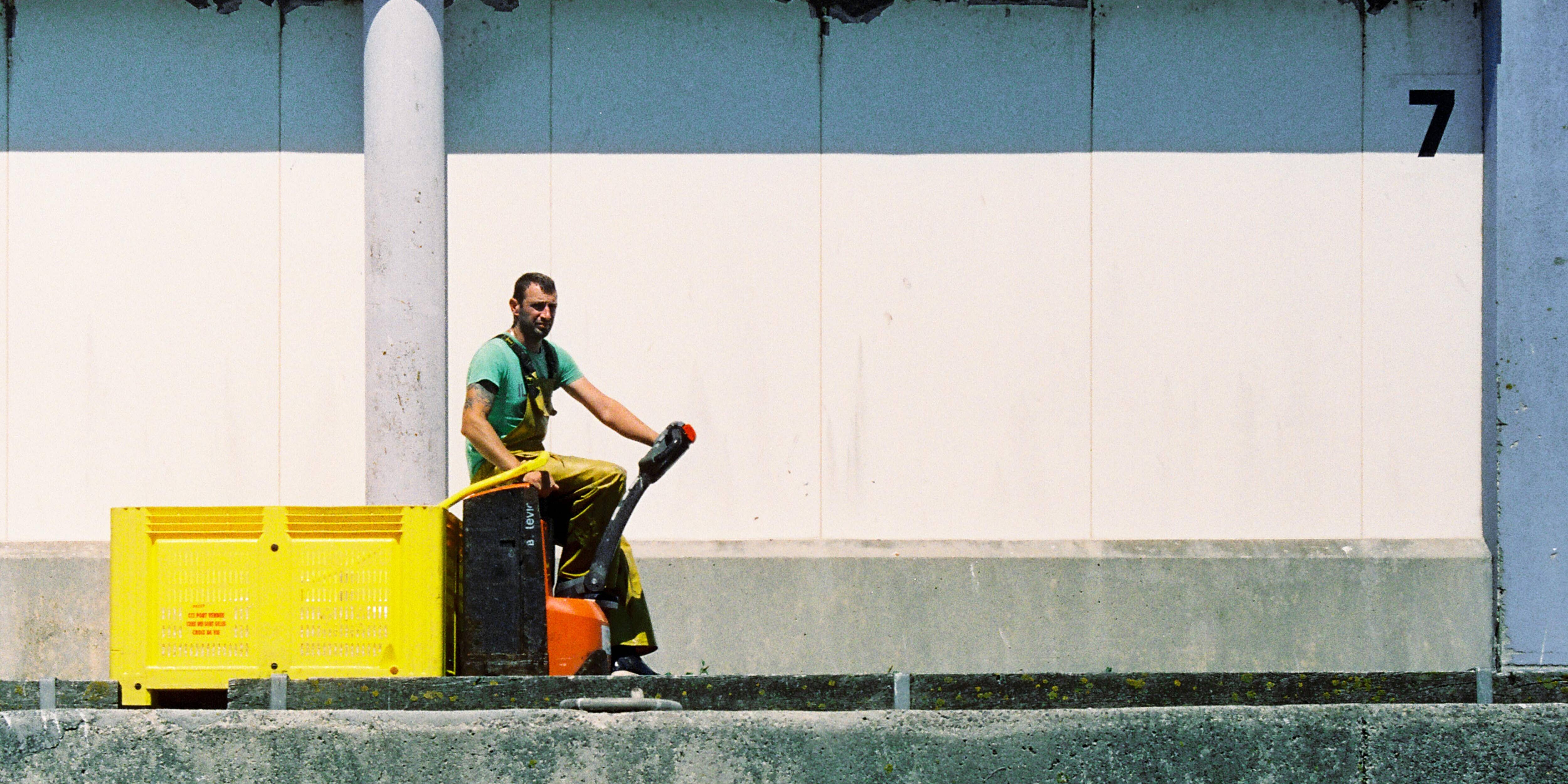 Dock Worker Job Description