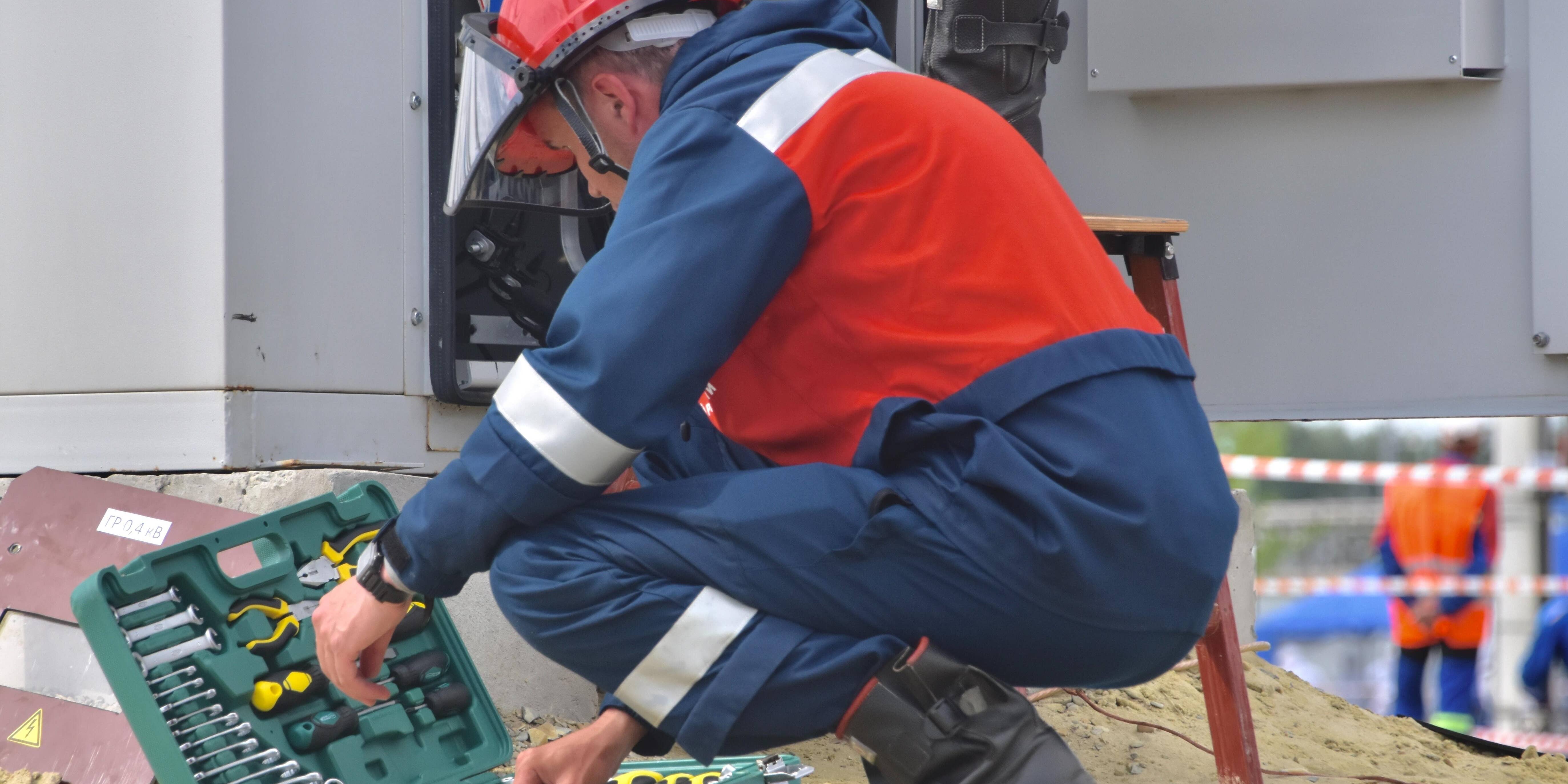 Industrial Electrician Job Description